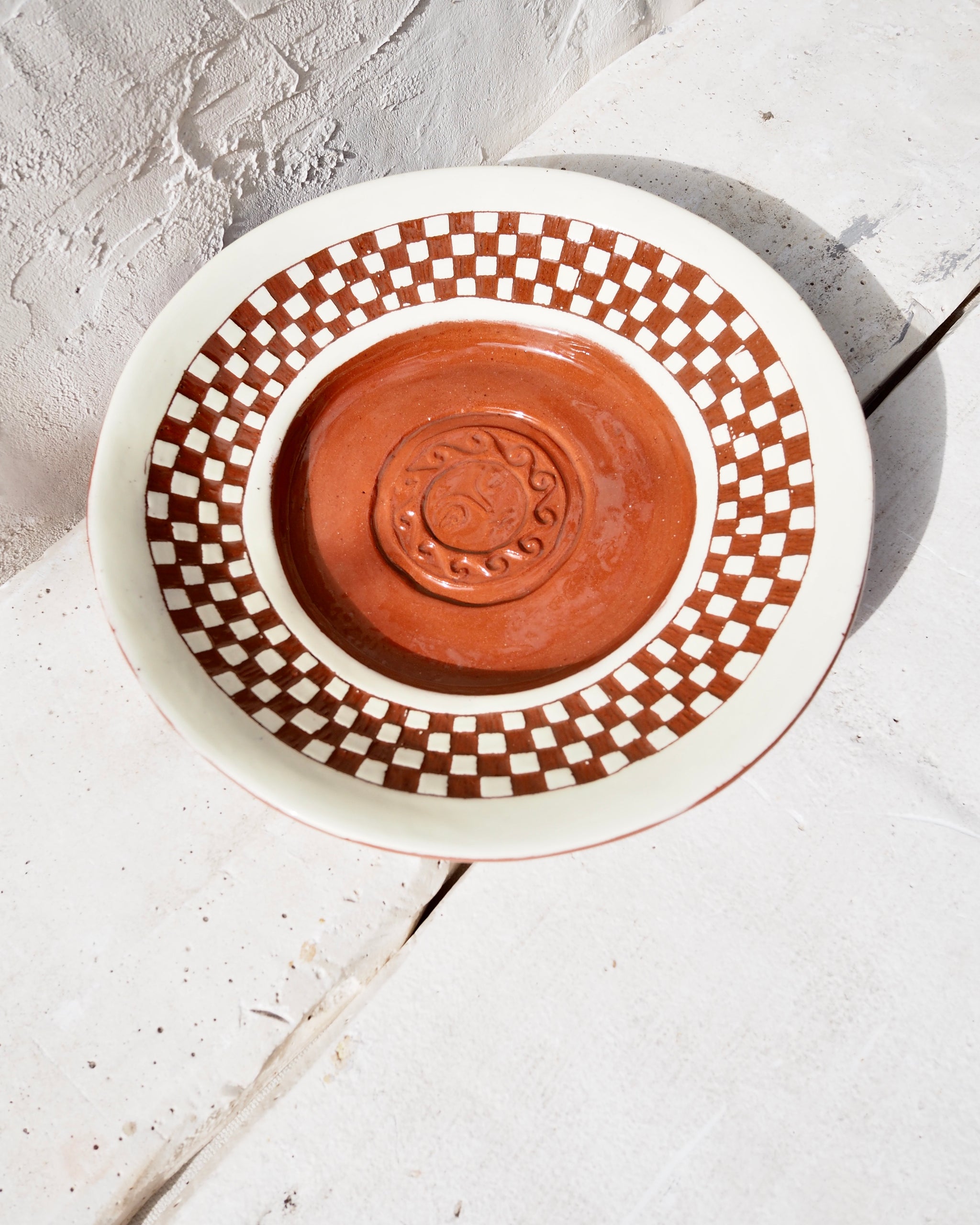 Puglia Plate - Pompeii check with brass wall hook